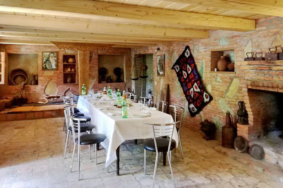 Gallery Guest House, Racha