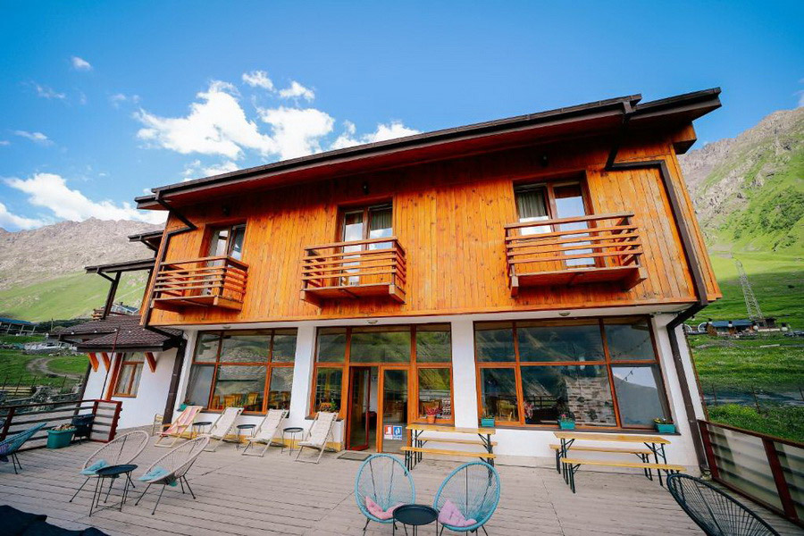Alpenhaus Kazbegi Hotel & Restaurant Hotel, Stepantsminda (Kazbegi)
