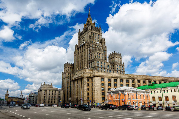Stalin skyscrapers - the personification of "the city of the future" of ...